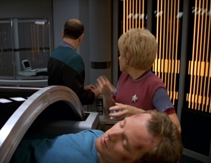 304: "The Swarm" - 304-the-swarm-189 - TrekCore 'Voyager' Screencap ...