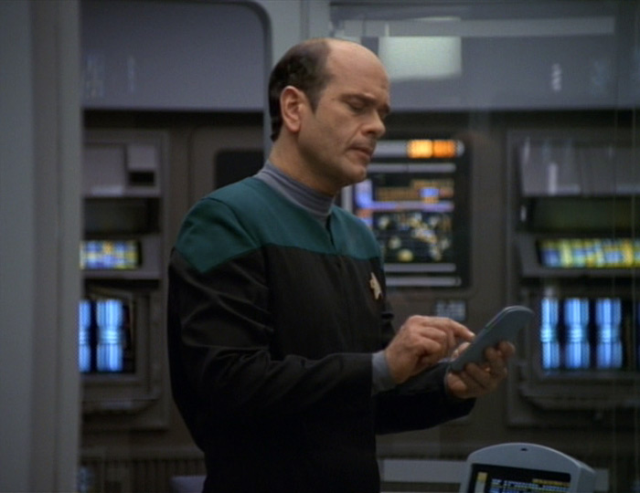 304: "The Swarm" - 304-the-swarm-768 - TrekCore 'Voyager' Screencap ...