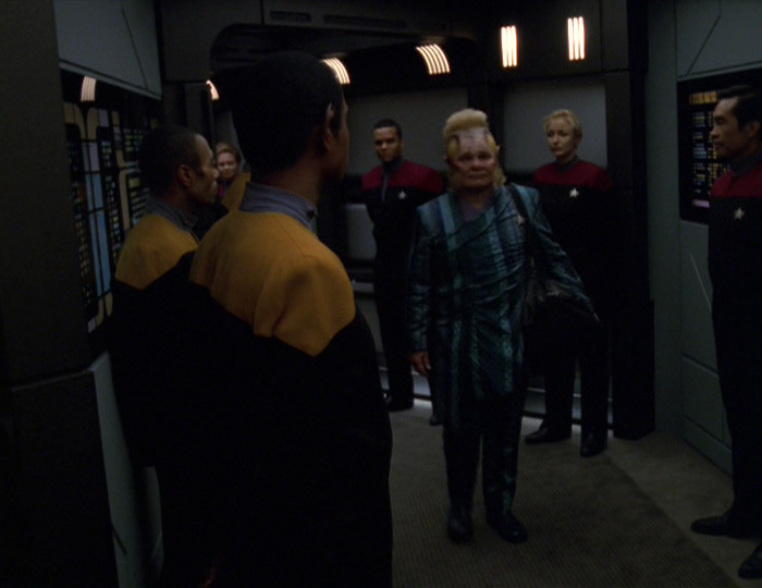722: "Homestead" - 722-homestead-920 - TrekCore 'Voyager' Screencap ...